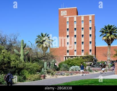 Students outside the Graduate College building on the University of ...