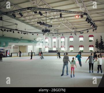 1994 ice skating at newly opened leisure centre, Kettering, Eastern ...