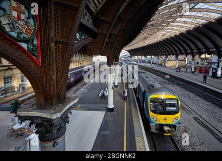 Train to York at platform 5b at York railway station Stock Photo - Alamy