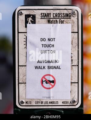 A sign that reads ?Don't Walk Stock Photo - Alamy