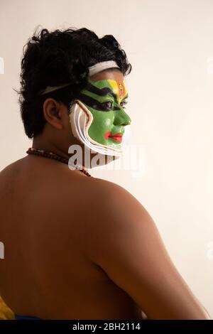Kathakali dancer smiling Stock Photo - Alamy