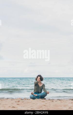 Sea Water trickling through sand Stock Photo - Alamy