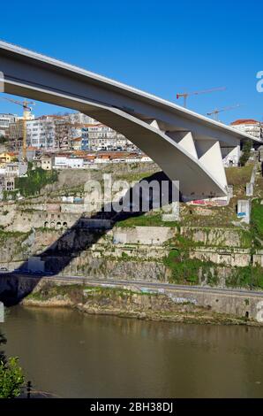 The Infanta Dom Henriques bridge spanning the river Douro in Porto, an ...