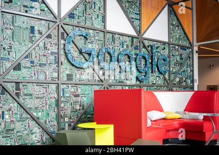 Google logo on wall Stock Photo - Alamy
