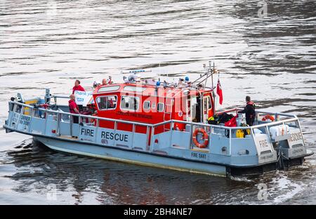 London Fire Brigade fire boat and crew on River Thames Stock Photo - Alamy