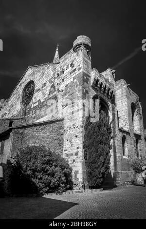 Église Sainte Eulalie de Mérida in Cruzy. It was built in the Roman ...