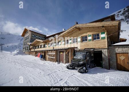 Austria, Tyrol, Stubai Valley, Stubai Glacier, ski area Gamsgarten ...