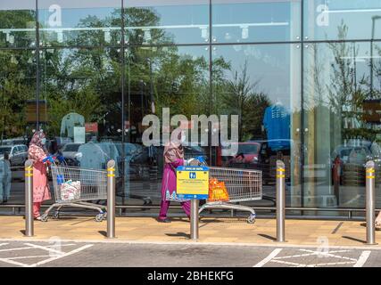 Tesco Supermarket Taplow, The Bishop Centre, Taplow, Buckinghamshire ...