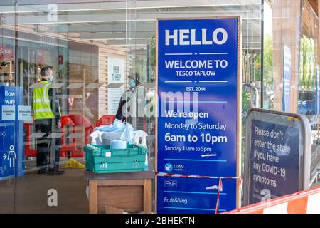 Tesco Supermarket Taplow, The Bishop Centre, Taplow, Buckinghamshire ...