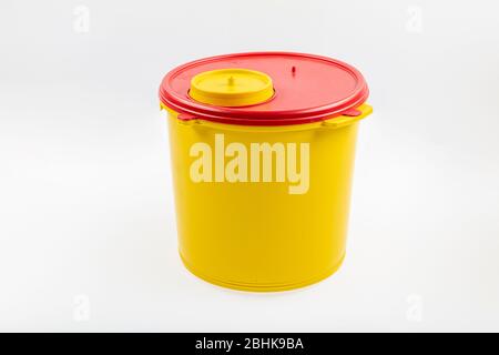 Medical Waste Rubbish Bins & Sharps Waste Management 5 liter. Yellow ...
