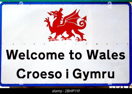 "Welcome to Wales" / "Croeso i Gymru" sign on the England / Wales ...