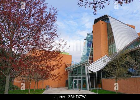 Peter B Lewis Science Library designed by Frank Gehry Princeton ...