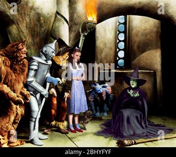 THE WIZARD OF OZ, Pat Walshe, Judy Garland, Margaret Hamilton, 1939 ...