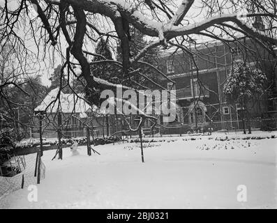 The Lion pub in Farningham , Kent . - 1938 Stock Photo - Alamy