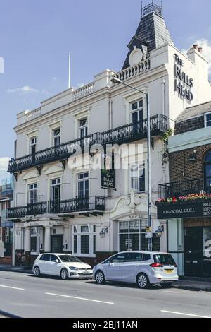 The Old Bulls Head pub, High Street, Bala, Wales Stock Photo - Alamy