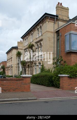 Carlton Square, Carlton Drive, London SW15 Stock Photo - Alamy