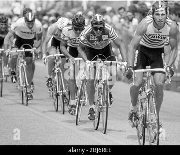 American cyclist Greg Lemond, center, races down the Champs Elysees in ...
