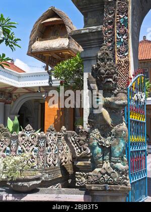 Dvarapala guardian statue at Balinese Hindu sea temple (Pura Segara ...