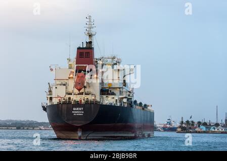 Quest Bulk carrier ship from Monrovia, Liberia, built by HYUNDAI MIPO ...