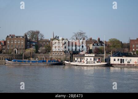 England, London, Hammersmith, The Dove Pier Stock Photo - Alamy