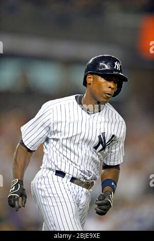 Toronto Blue Jays left fielder Yohendrick Piñango signs authographs ...