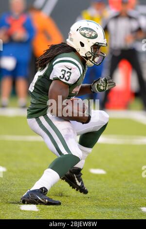 New York Jets running back Frank Gore (25) stretches during a practice ...