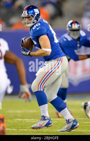 New York Giants tight end Theo Johnson (84) running drills during ...
