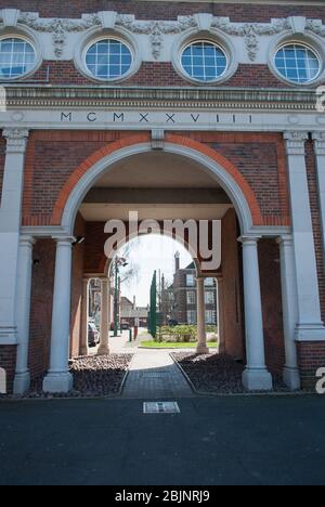 The Peabody Trust Buildings, Hammersmith Estate, Fulham Palace Road ...
