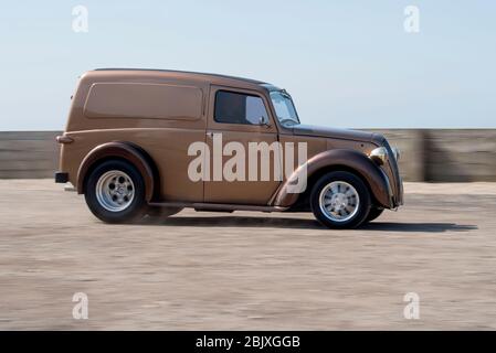 Morris Z van hot rod Stock Photo - Alamy