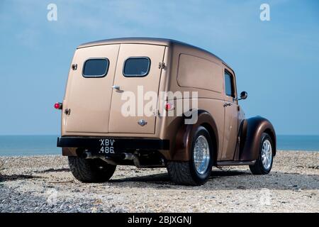 Morris Z van hot rod Stock Photo - Alamy