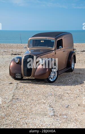 Morris Z van hot rod Stock Photo - Alamy