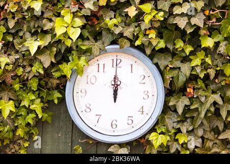 Midday, 12 o'clock, midnight, outdoor clock, time, clock, wall clock ...