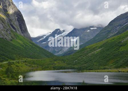 View of Lake Uravatnet in the Norang Valley, Norway Stock Photo - Alamy