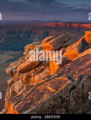 Dawn Monument Valley Southern Utah USA Stock Photo - Alamy