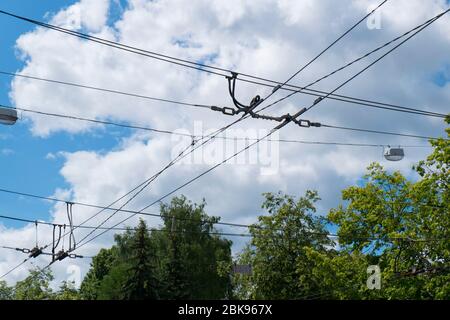 Overhead Electrified wire for buses in Seattle Stock Photo - Alamy