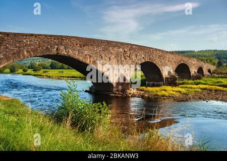 A stone bridge in the Irish countryside Stock Photo - Alamy