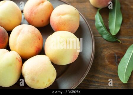 fresh rosy peaches in a basket, top view. summer fruit harvest Stock ...