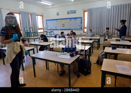 Modiin. 3rd May, 2020. Israeli students are seen in a classroom as they ...