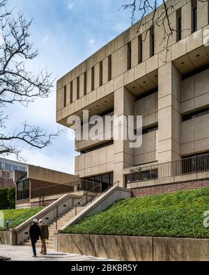 Schmitt Academic Center at the DePaul University campus in Lincoln Park ...