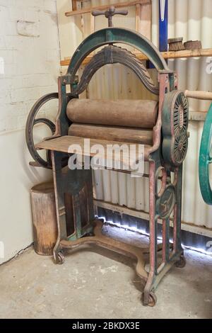 Old iron clothes mangle Stock Photo - Alamy