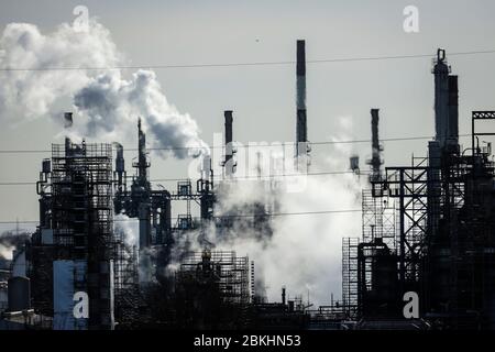 BP Ruhr Oel Oil Refinery, Scholven Plant, Gelsenkirchen, Ruhr Area ...