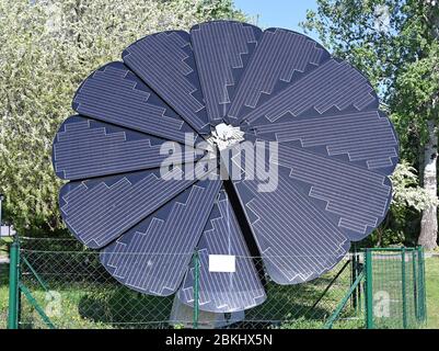 Flower shaped solar panels in Colorado Stock Photo - Alamy