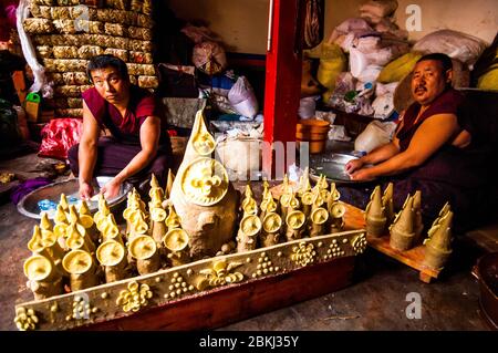 China, Central Tibet, Ü Tsang, Lhasa, Ramoche Temple, butter lamps ...