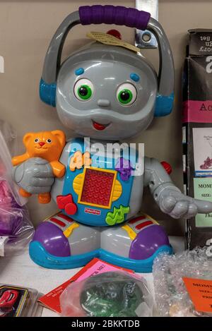 consignment shop goods being sold @ "Mommy & Me" in Honesdale ...