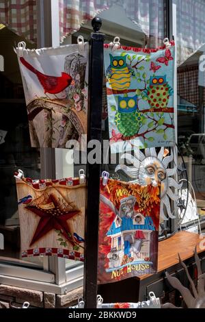 consignment shop goods being sold @ "Mommy & Me" in Honesdale ...