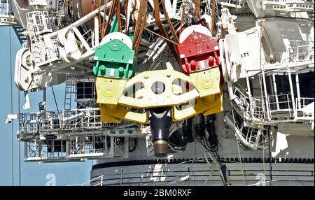 04 May 2020, Mecklenburg-Western Pomerania, Rostock: The broken crane ...