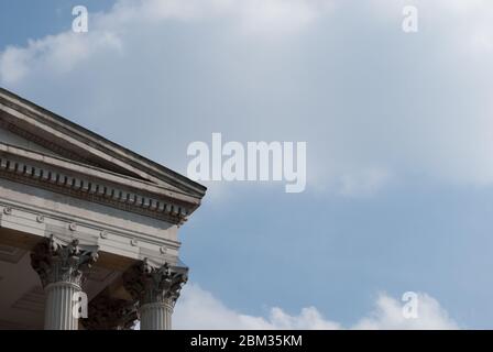 Neo-Classical Quad Courtyard UCL & UCLH Hospital Wilkins Building ...