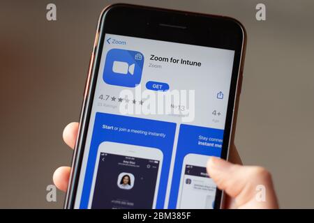 Zoom for Intune app logo on a smartphone screen Stock Photo - Alamy