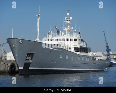 Luxury motor yacht ENIGMA XK Stock Photo - Alamy