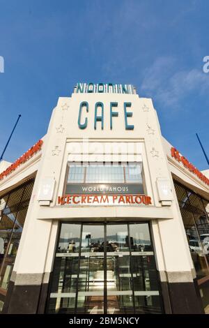 Nardini Cafe Largs Ayrshire Scotland Stock Photo - Alamy